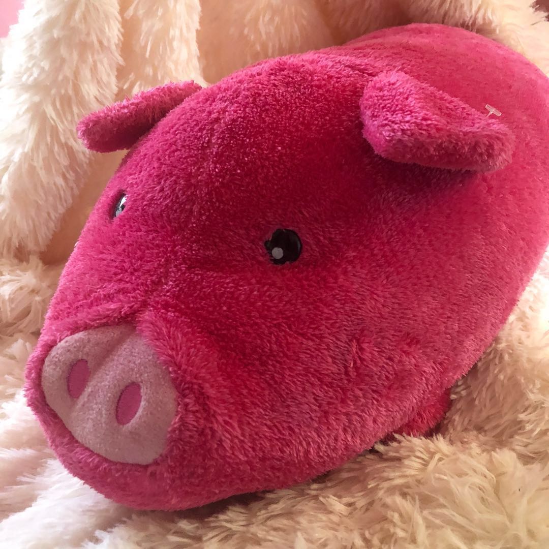 Magenta colored pig, Hobbies & Toys, Toys & Games on Carousell