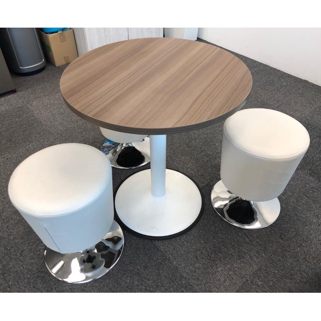 Pantry Round Table & Stools (Set), Furniture & Home Living, Furniture ...
