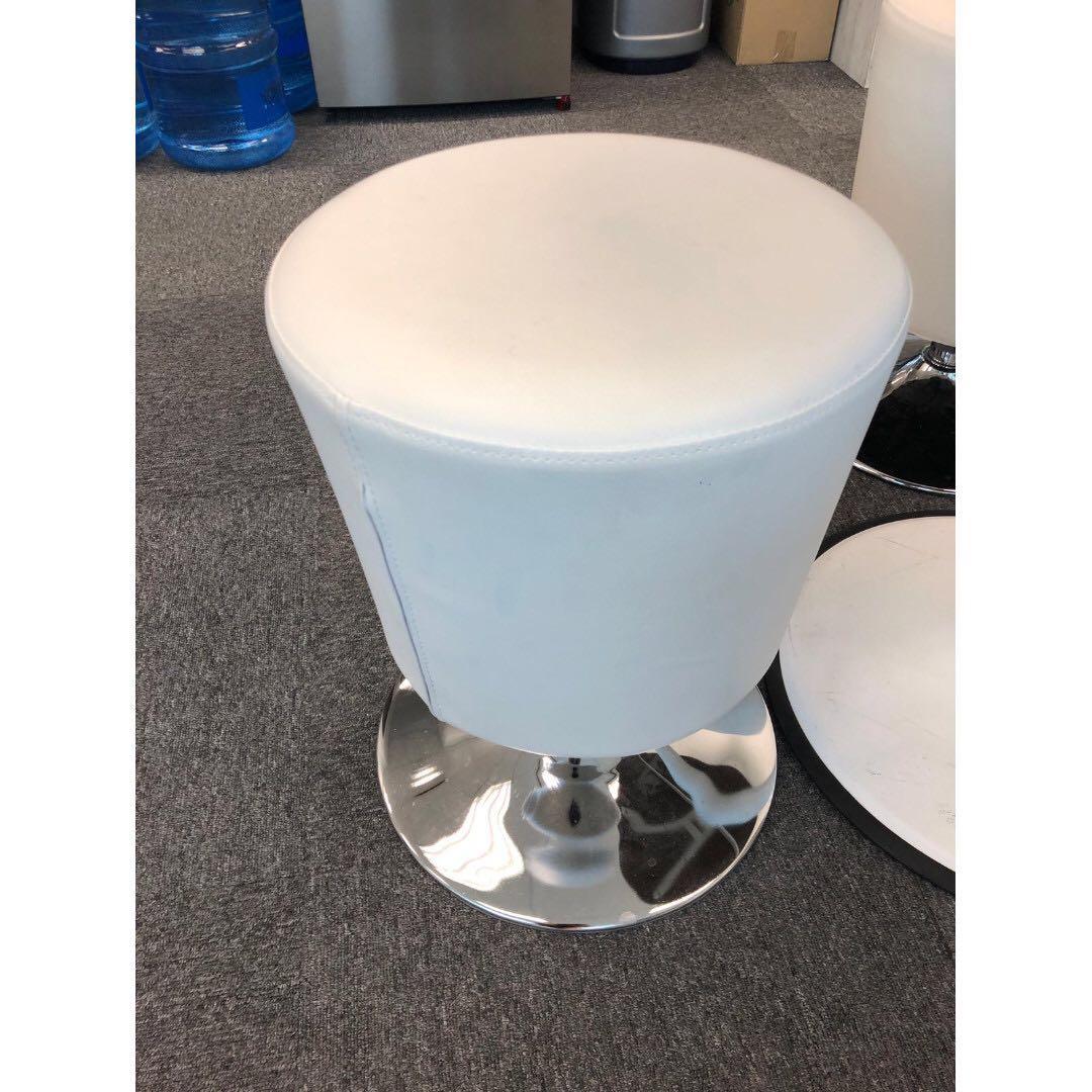 Pantry Round Table & Stools (Set), Furniture & Home Living, Furniture ...