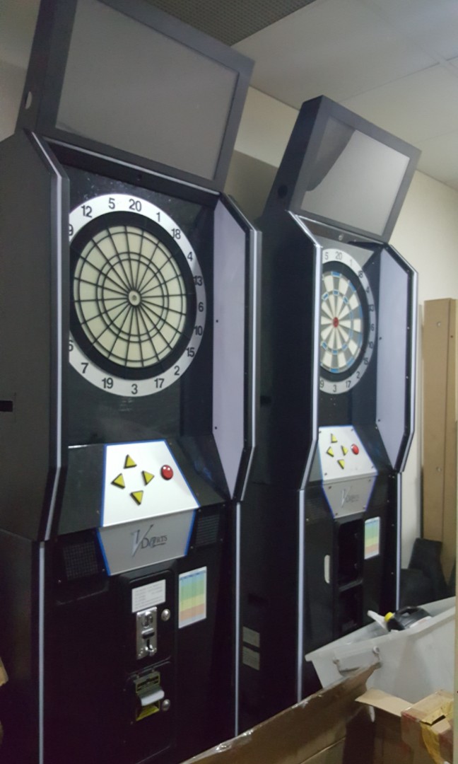 Vdart coin operated dart machine ( 2 sets ), Hobbies & Toys, Toys ...