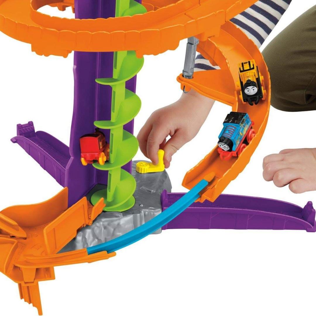 Fisher-Price Thomas & Friends Minis Steelworks Stunt Set, Hobbies ...