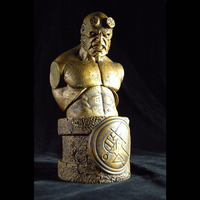 Hellboy Limited Edition - Roto-Cast Bust, Hobbies & Toys, Collectibles ...