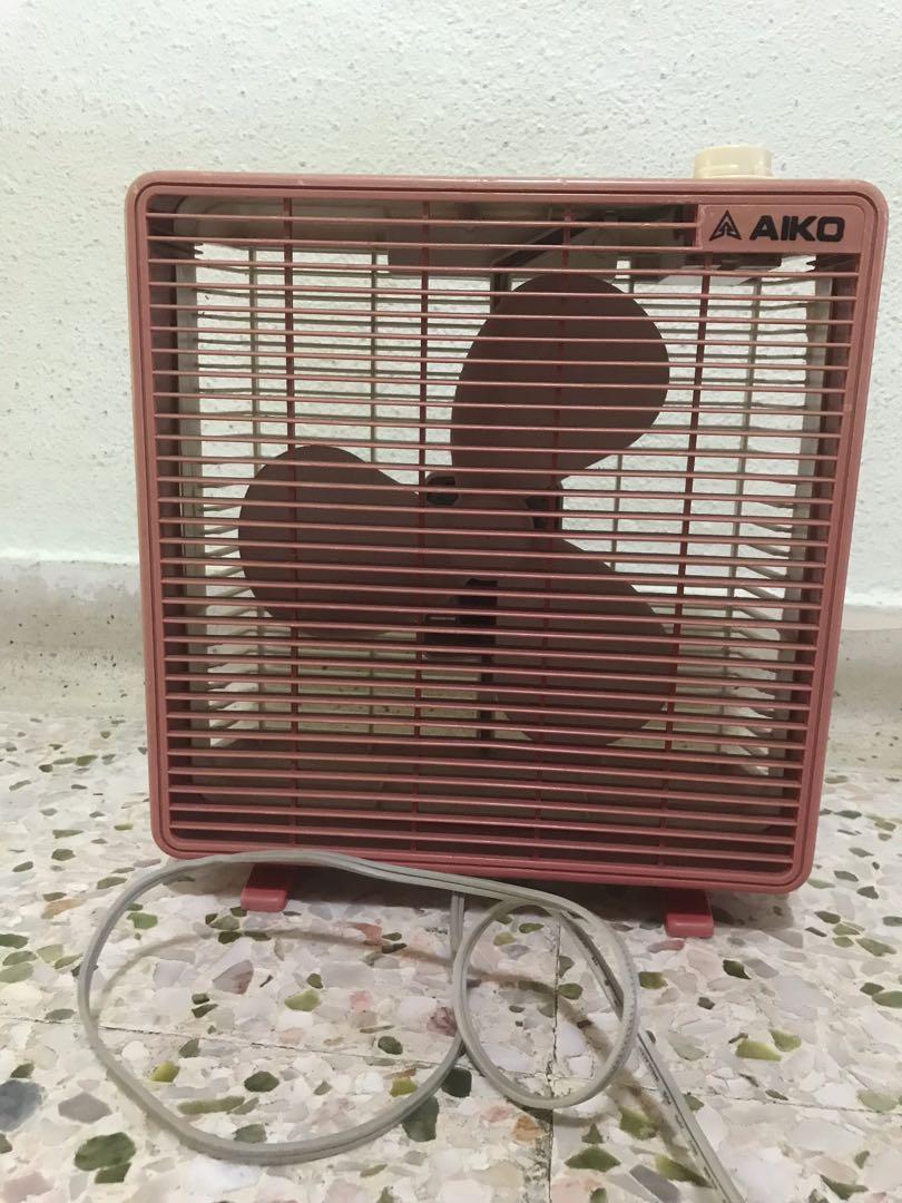 Old box fan, Hobbies & Toys, Memorabilia & Collectibles, Vintage ...