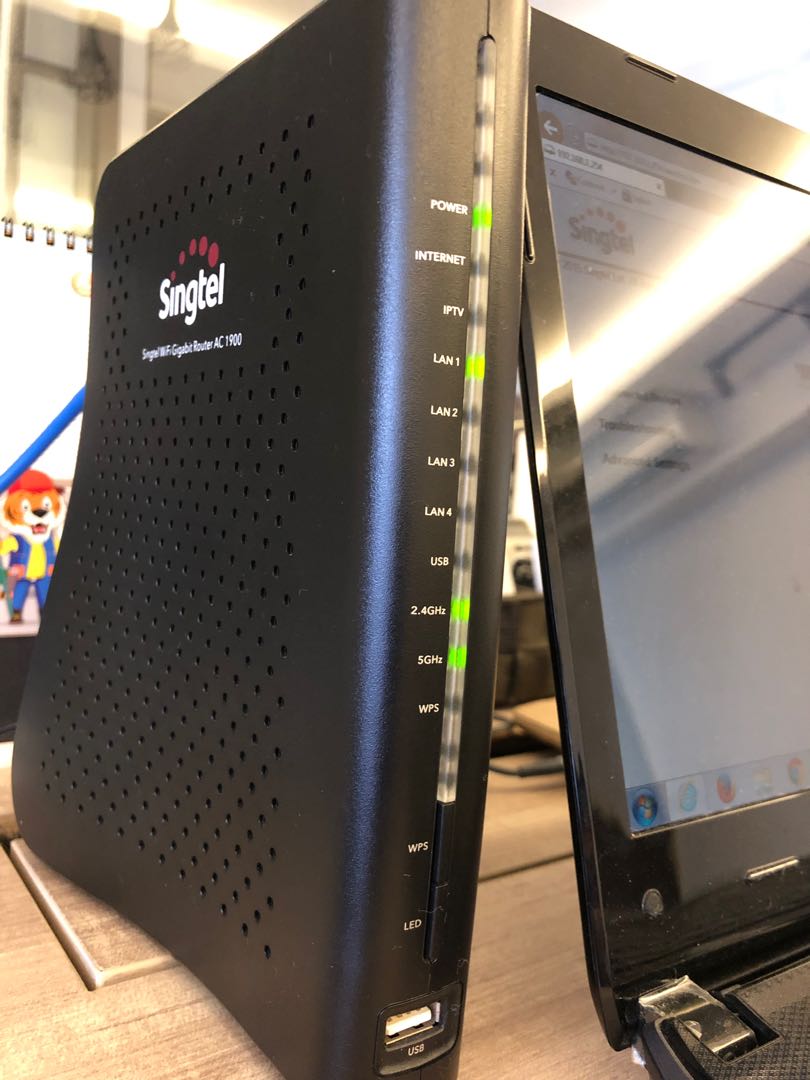 SingTel Wifi Gigabit Router AC1900, Computers & Tech, Parts ...