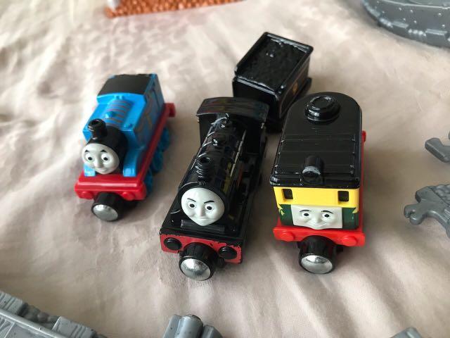 Thomas and friends take n play set, Hobbies & Toys, Toys & Games on ...