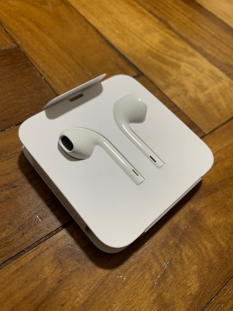 Apple Earpods, Apple, Mobile Phones & Gadgets, Tablets, iPad on Carousell