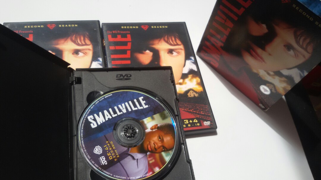 DVD Smallville Season 2 complete lengkap, Musik & Media, CD, DVD ...