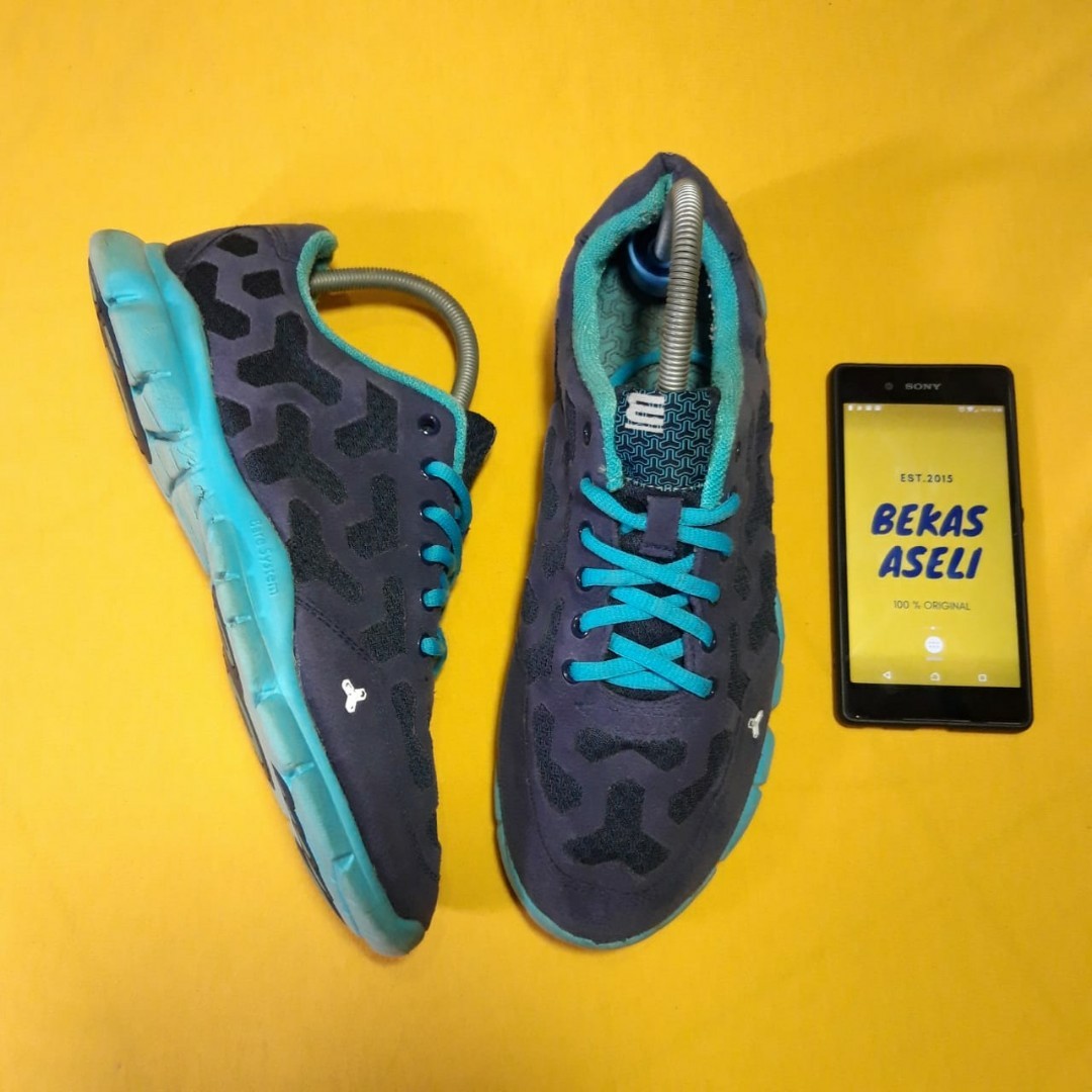 SEPATU SECOND BUAT RUNNING MERK EXR KOREA Original Size 41 Kondisi ... SEPATU SECOND BUAT RUNNING MERK EXR KOREA Original Size 41 Kondisi ...