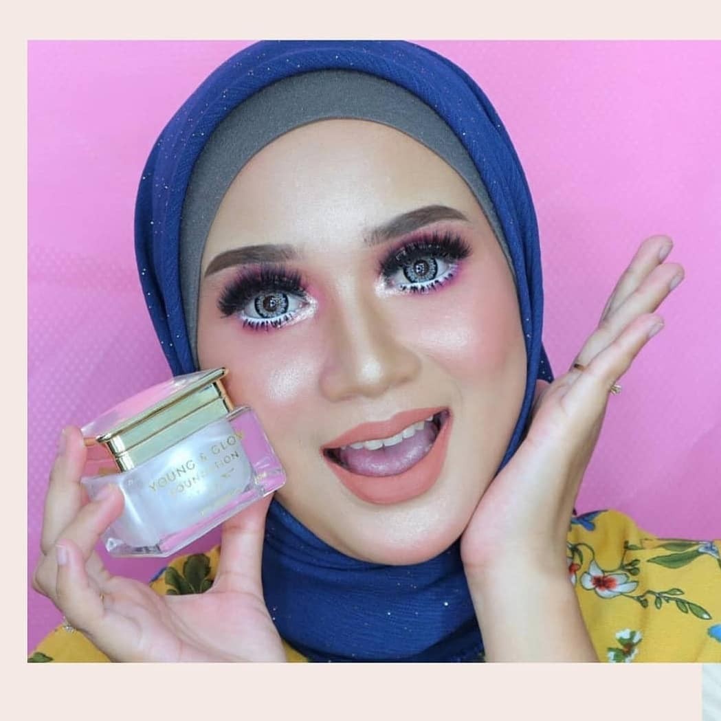 Young & Glow Foundation, Beauty & Personal Care, Face, Makeup on Carousell
