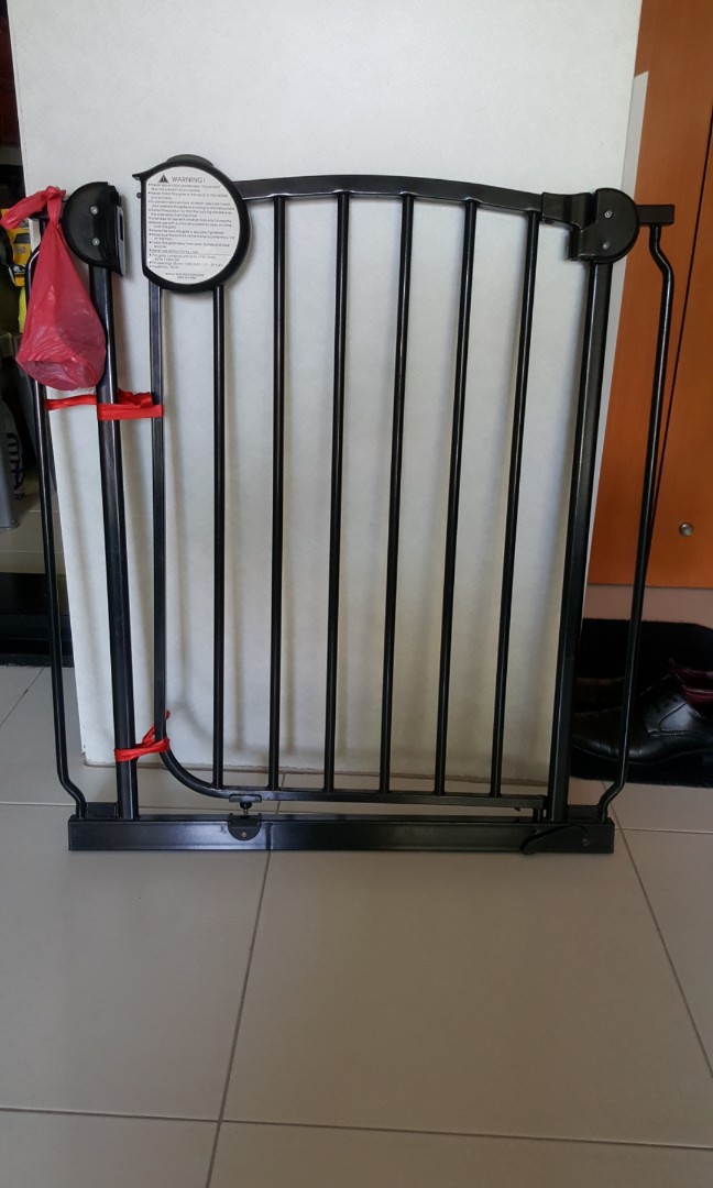 Lucky Baby Safety Gate, Babies & Kids, Baby Nursery & Kids Furniture ...