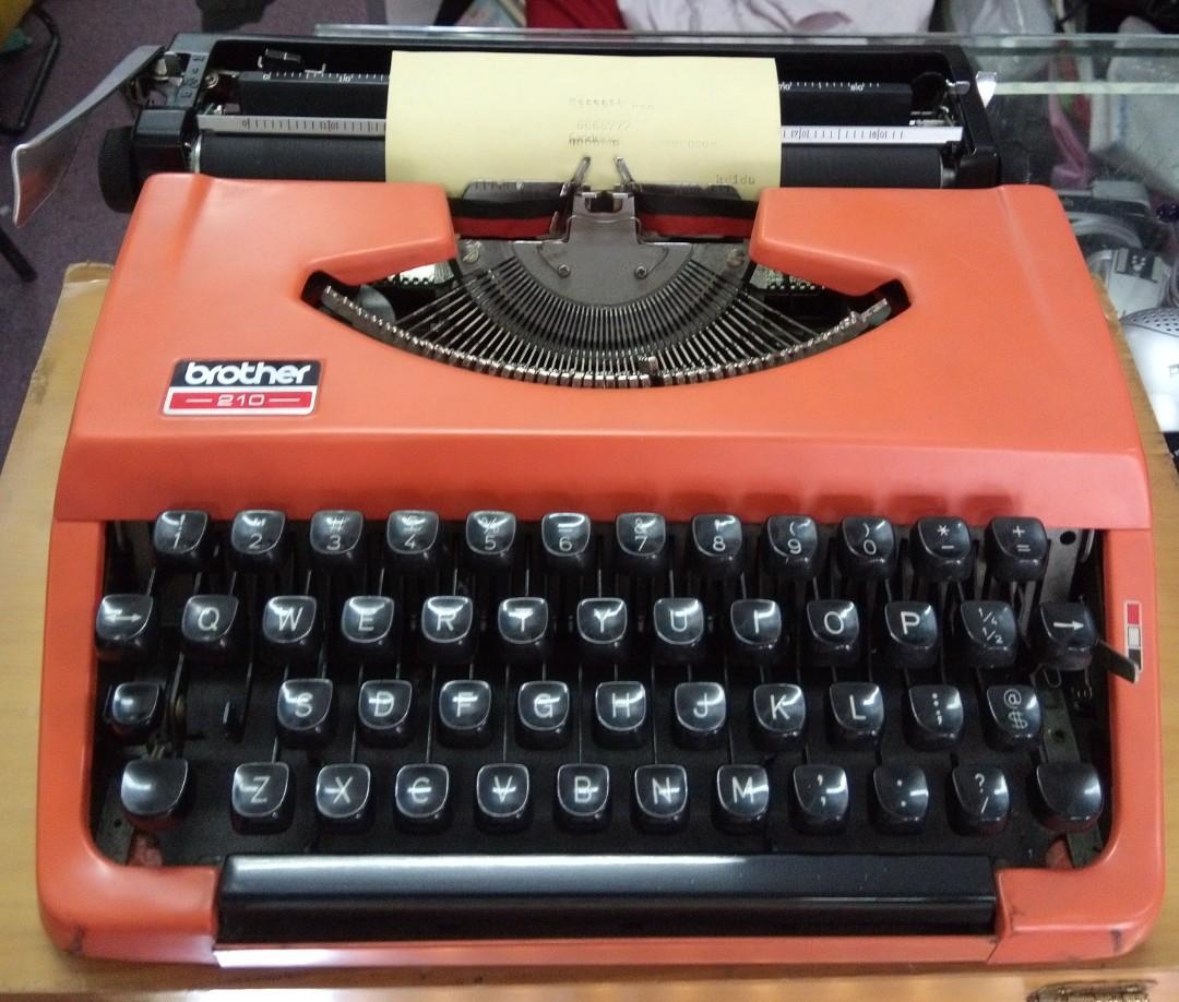 Vintage Typewriter -Brother 210, Hobbies & Toys, Memorabilia ...