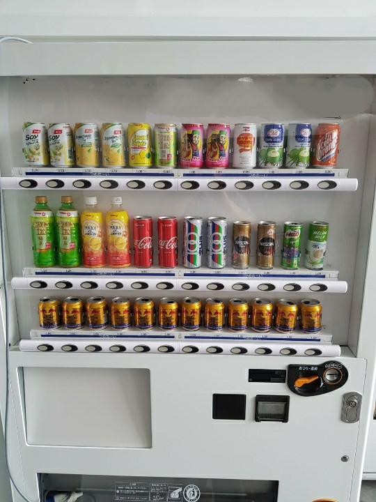 Renting vending machine, Food & Drinks, Other Food & Drinks on Carousell