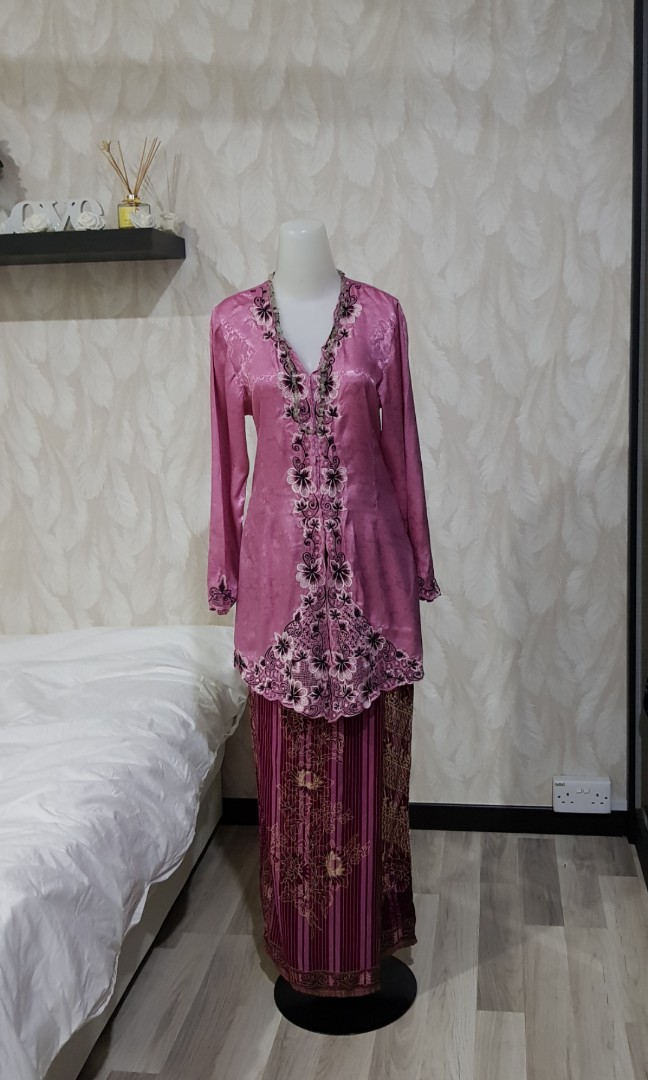 *DISCOUNT!* Beautiful Baju Kebaya Raya Kurung #Raya, Women's Fashion ...