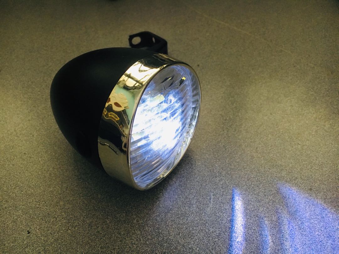 Free Retro Bicycle headlights, Sports Equipment, Bicycles & Parts ...