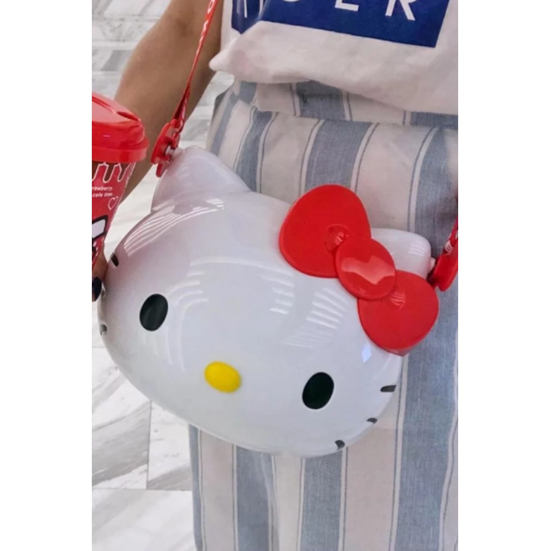 Golden Village HELLO KITTY Popcorn Bucket, Everything Else on Carousell