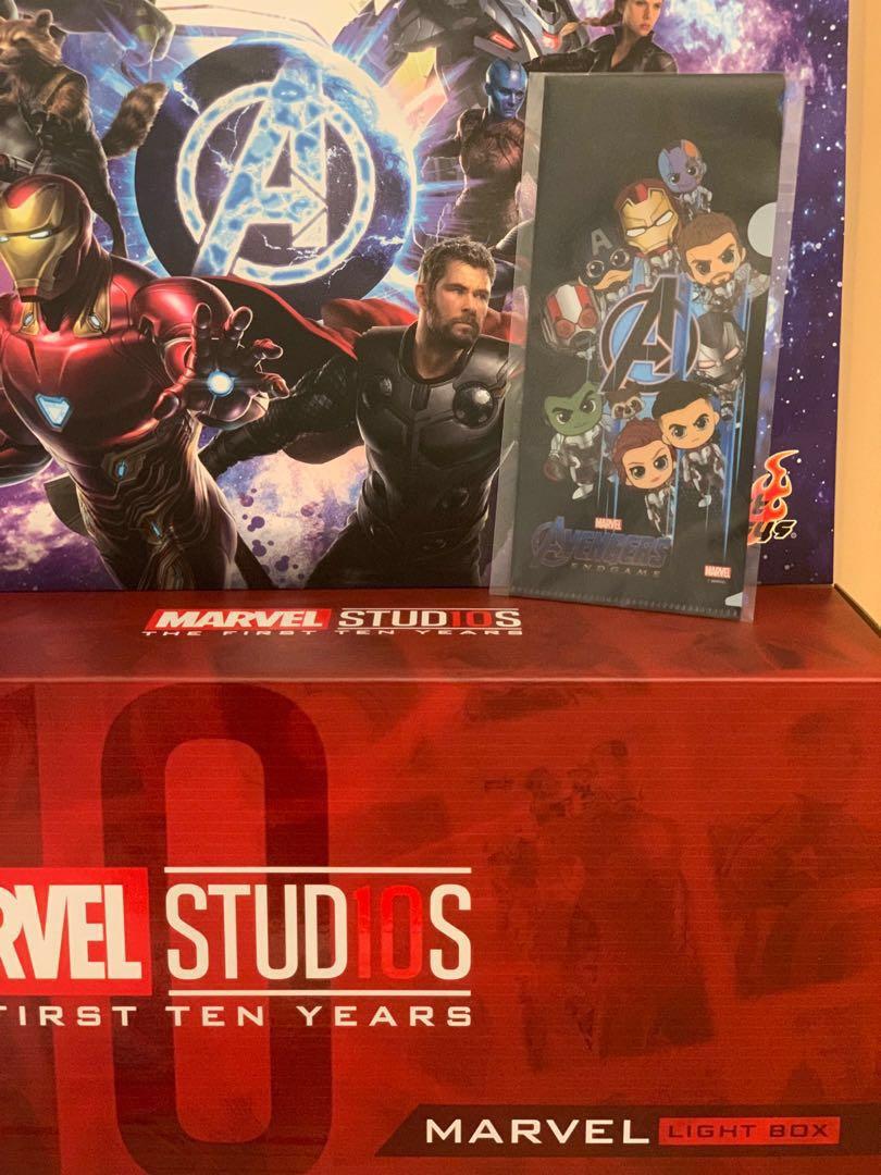 現貨Marvel 燈箱 Light Box 送原裝Heroes紙袋同Folder, 興趣及遊戲, 玩具 & 遊戲類 - Carousell