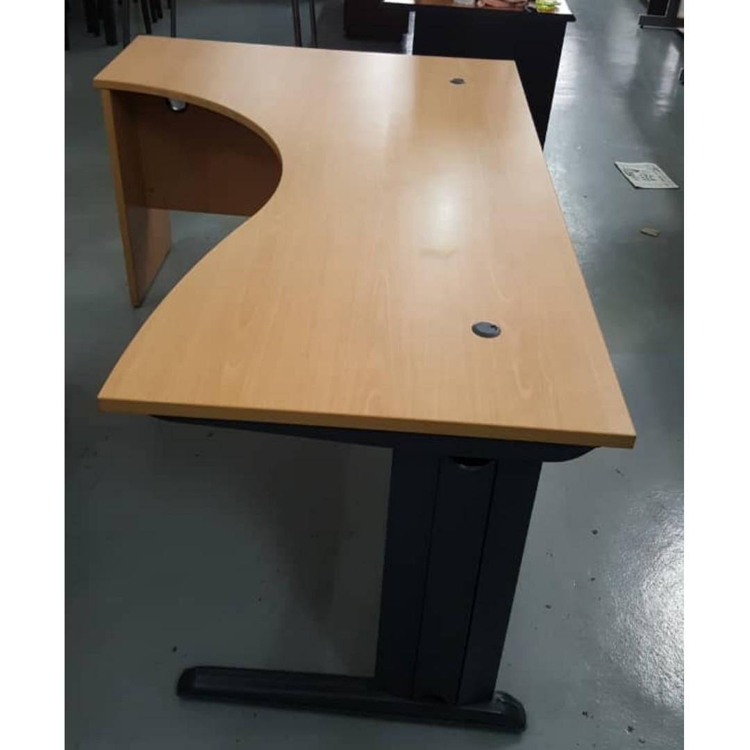 Meja office L shape, Furniture & Home Living, Furniture, Sofas on Carousell