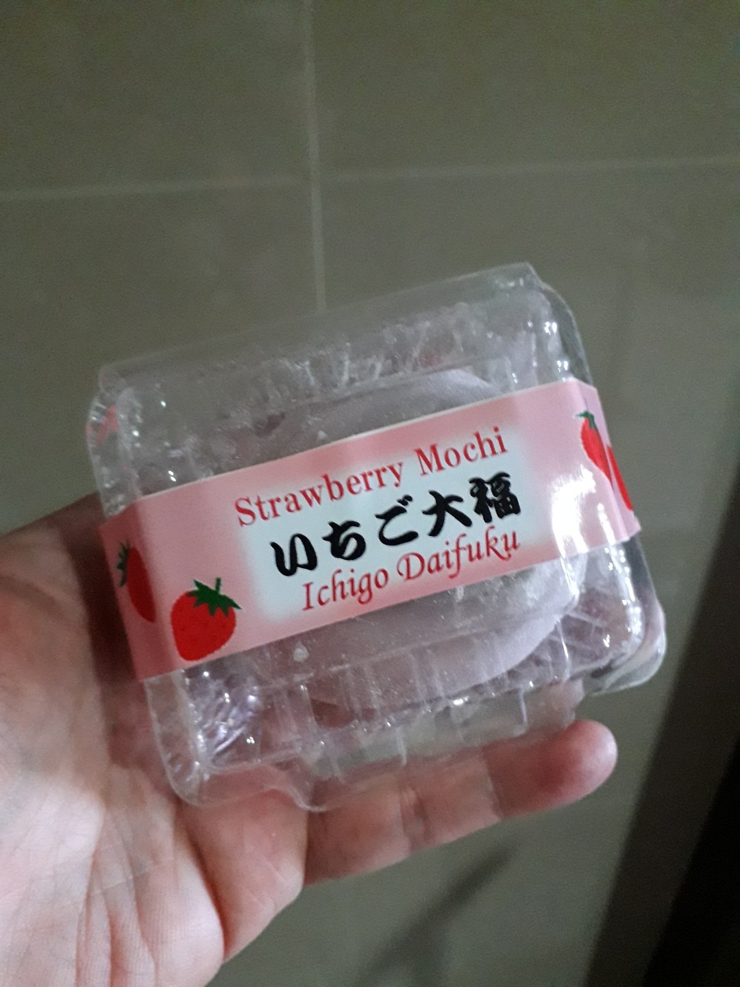 Mochi japan kacang merah dan strawberry, Makanan & Minuman, Makanan ...