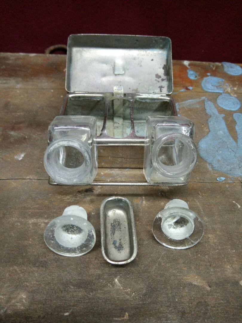 PETI LAMA BOTOL KACA, Furniture & Home Living, Home Decor, Vases ...
