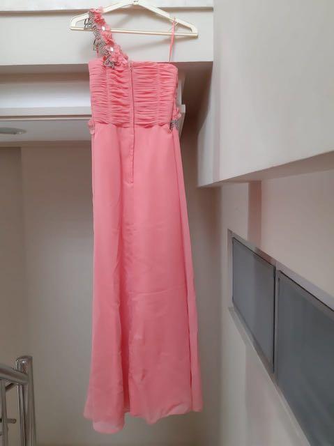 Gaun Pesta Toga Oren Panjang/ Long Evening One Shoulder Gown in Orange ...