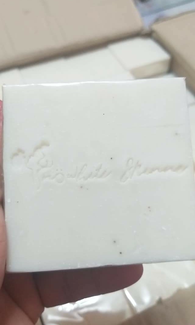 New Snowhite Skinne Soap A Body Rejuvenating Soap, Beauty & Personal ...