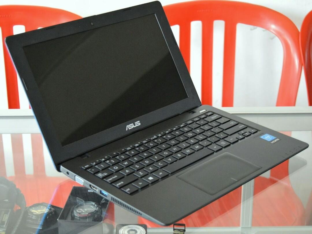 Notebook ASUS X200M LIKE NEW, Elektronik, Komputer, Laptop di Carousell