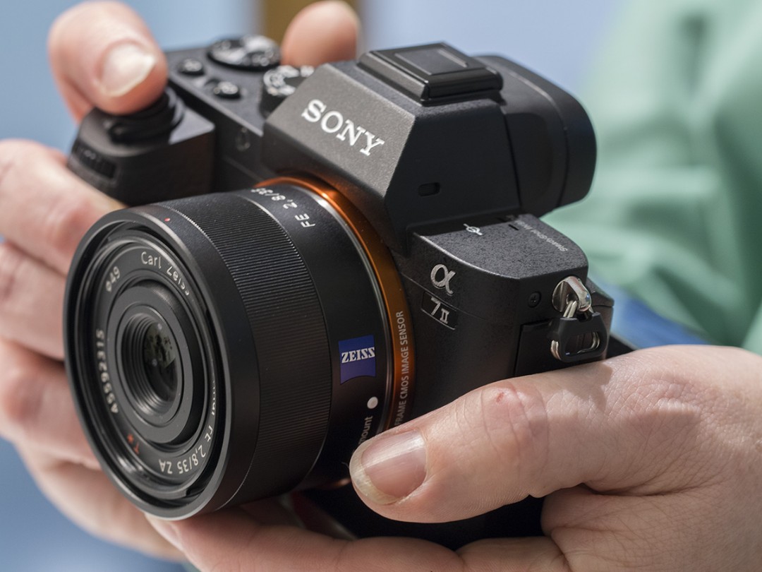 SONY Alpha A7 II Body + FE 50mm F1.8 Di Tanpa CC, Fotografi di Carousell