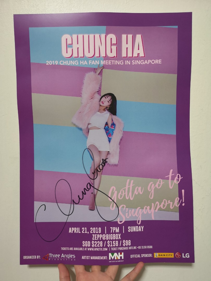 Chungha Signed Poster (Very Exclusive Limited Edition), Hobbies & Toys ...