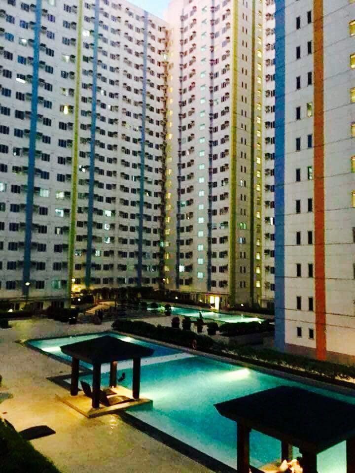Staycation at MPlace Residences Tower D South Triangle Quezon City ...