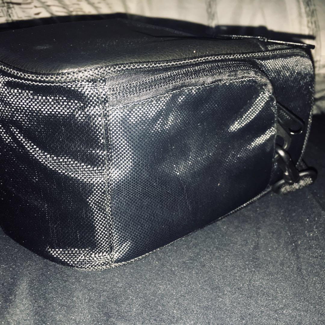 Triangle Camera bag, Photography, Photography Accessories, Camera Bags ...