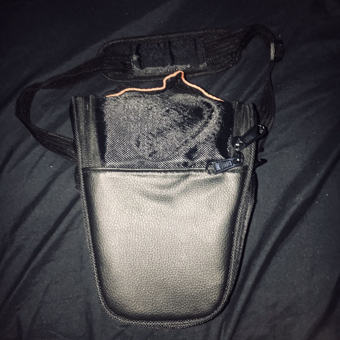 Triangle Camera bag, Photography, Photography Accessories, Camera Bags ...
