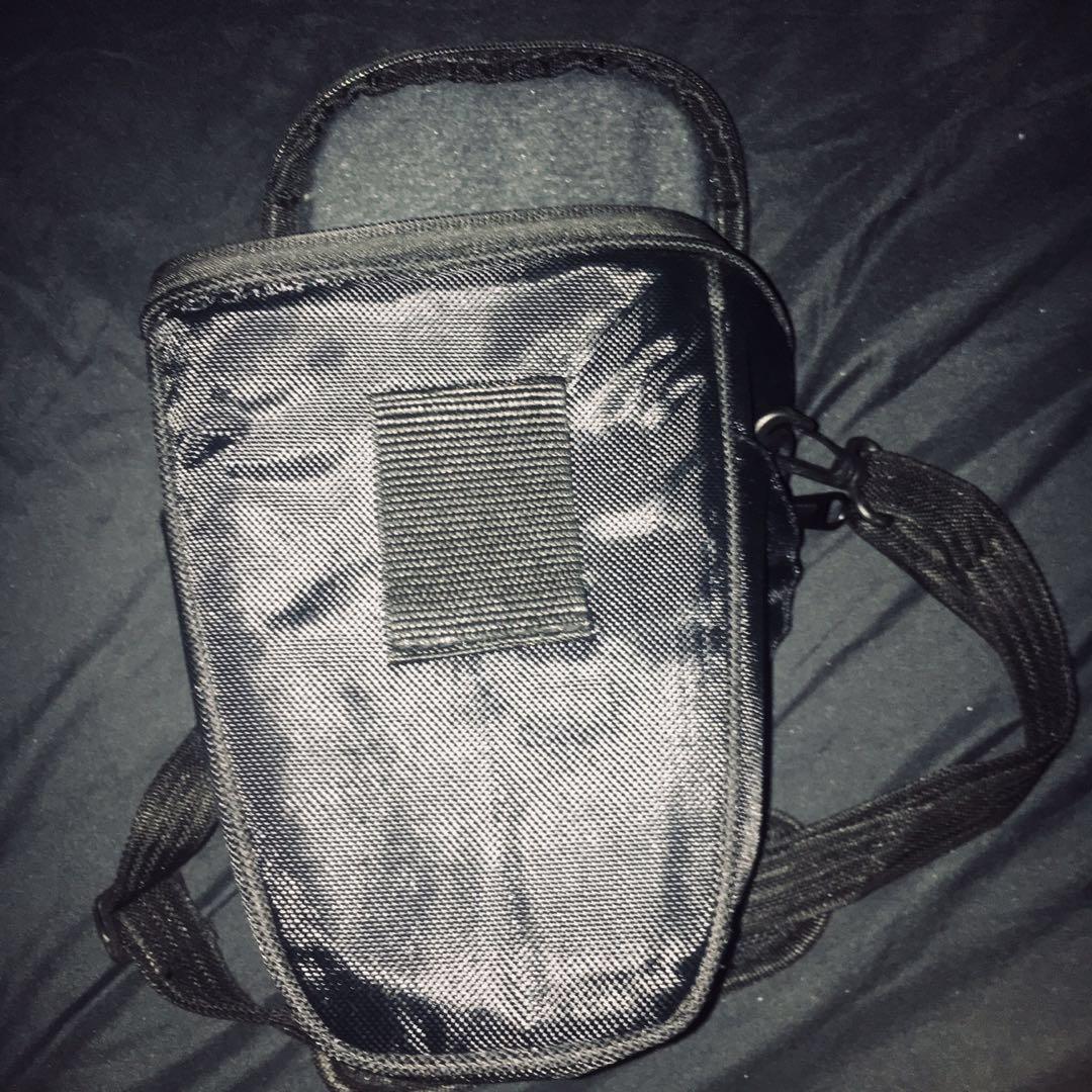 Triangle Camera bag, Photography, Photography Accessories, Camera Bags ...