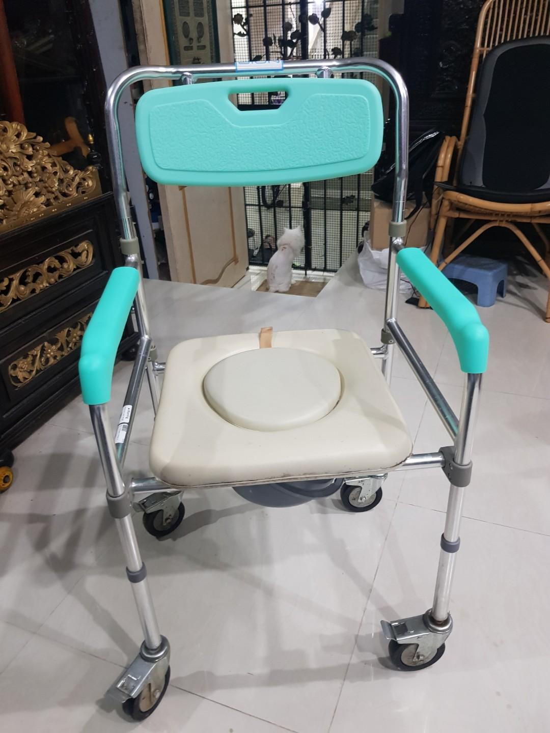 BION Commode Chair New, Health & Nutrition, Assistive & Rehabilatory ...