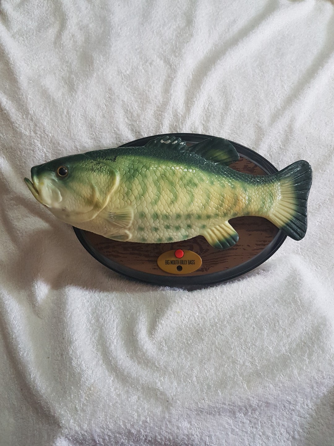 Motion Activated Talking & Singing Fish - Big Mouth Billy Bass ...