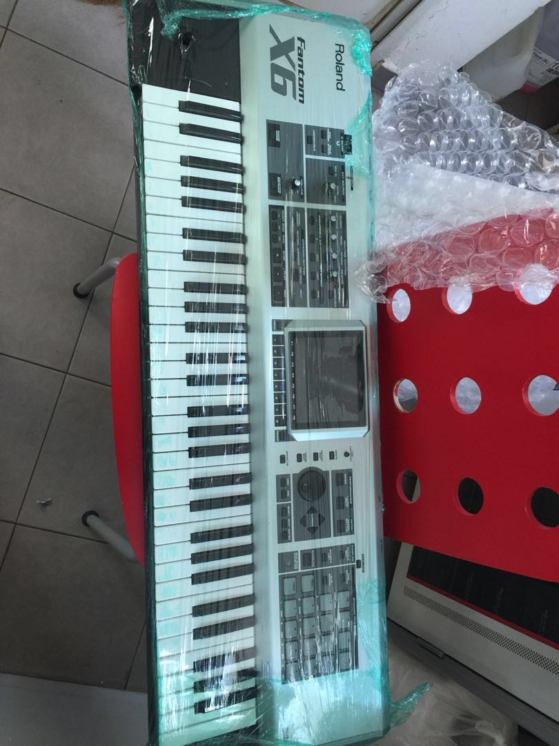Roland fantom X 6, Hobbies & Toys, Music & Media, Musical Instruments ...