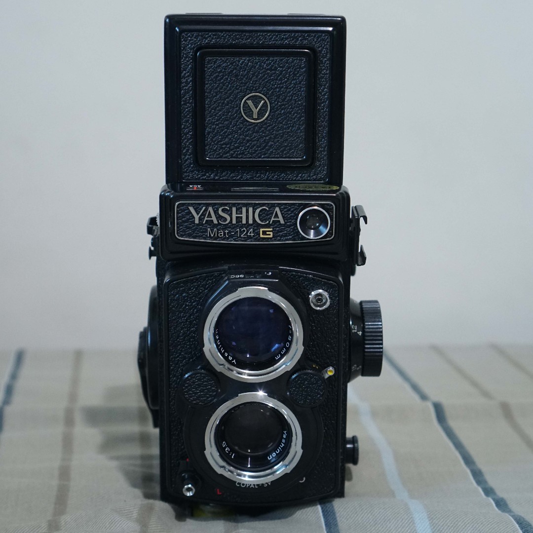 Yashica Mat 124G (Excellent Condition) with Case, Photography, Cameras ...