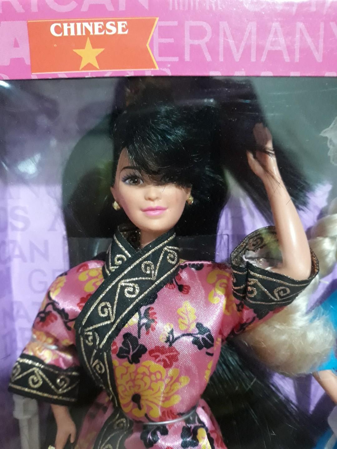 Barbie DOTW Gift Set (Chinese, Dutch, Kenyan), Hobbies & Toys, Toys ...