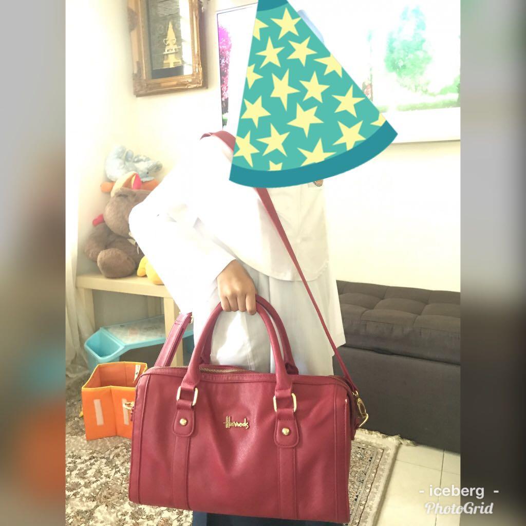 Harrods red handbag, Women's Fashion, Bags & Wallets, Clutches on Carousell