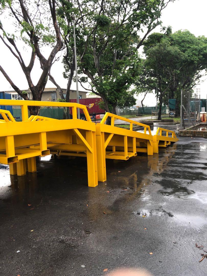 Load offload docking ramp, Everything Else on Carousell