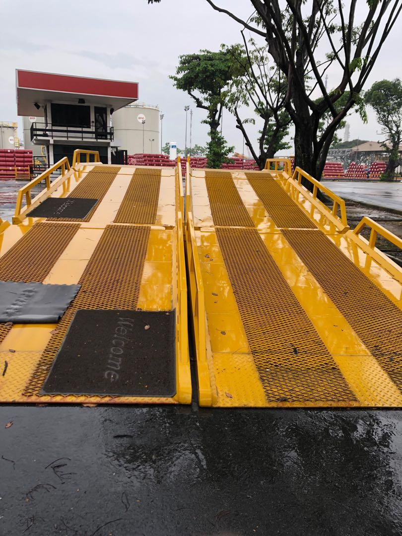 Load offload docking ramp, Everything Else on Carousell