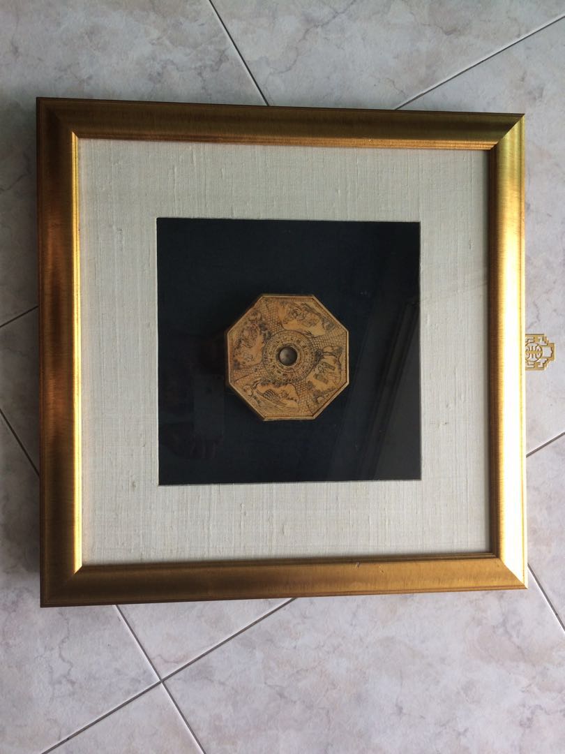 Old Compass 3D picture frame, Furniture & Home Living, Home Decor ...