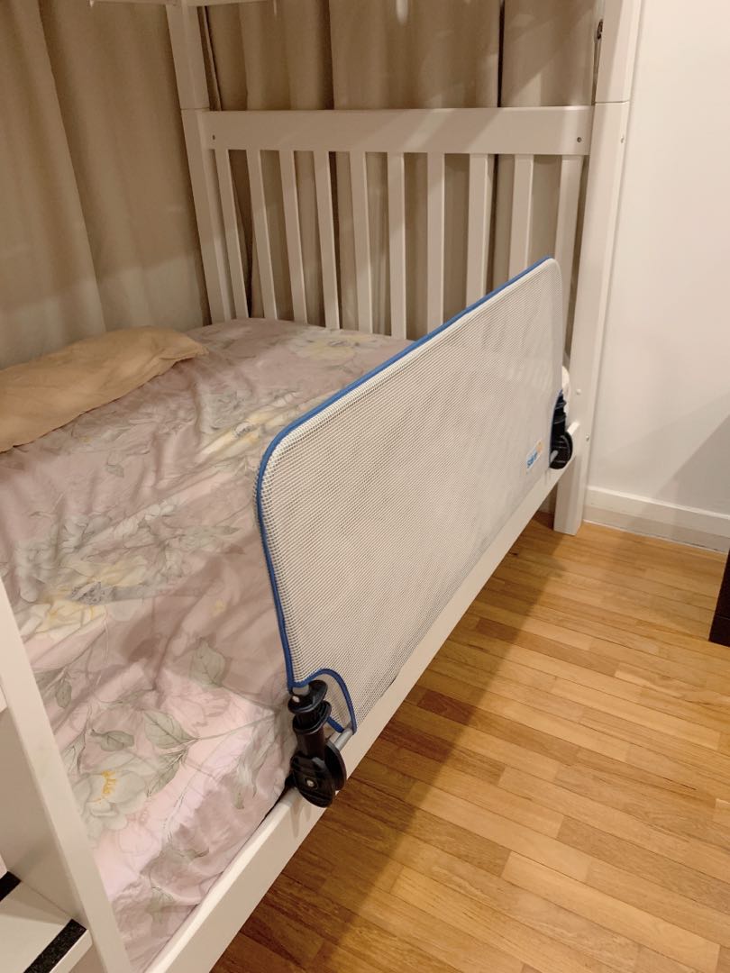 Safety 1st Bed Rail (90 cm) Condition: 7/10, Babies & Kids, Baby ...
