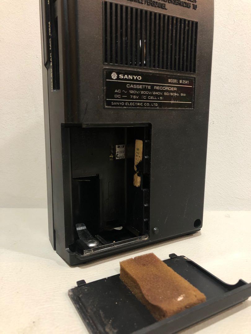 VINTAGE SANYO TABLETOP CASSETTE RECORDER, Audio, Portable Music Players ...