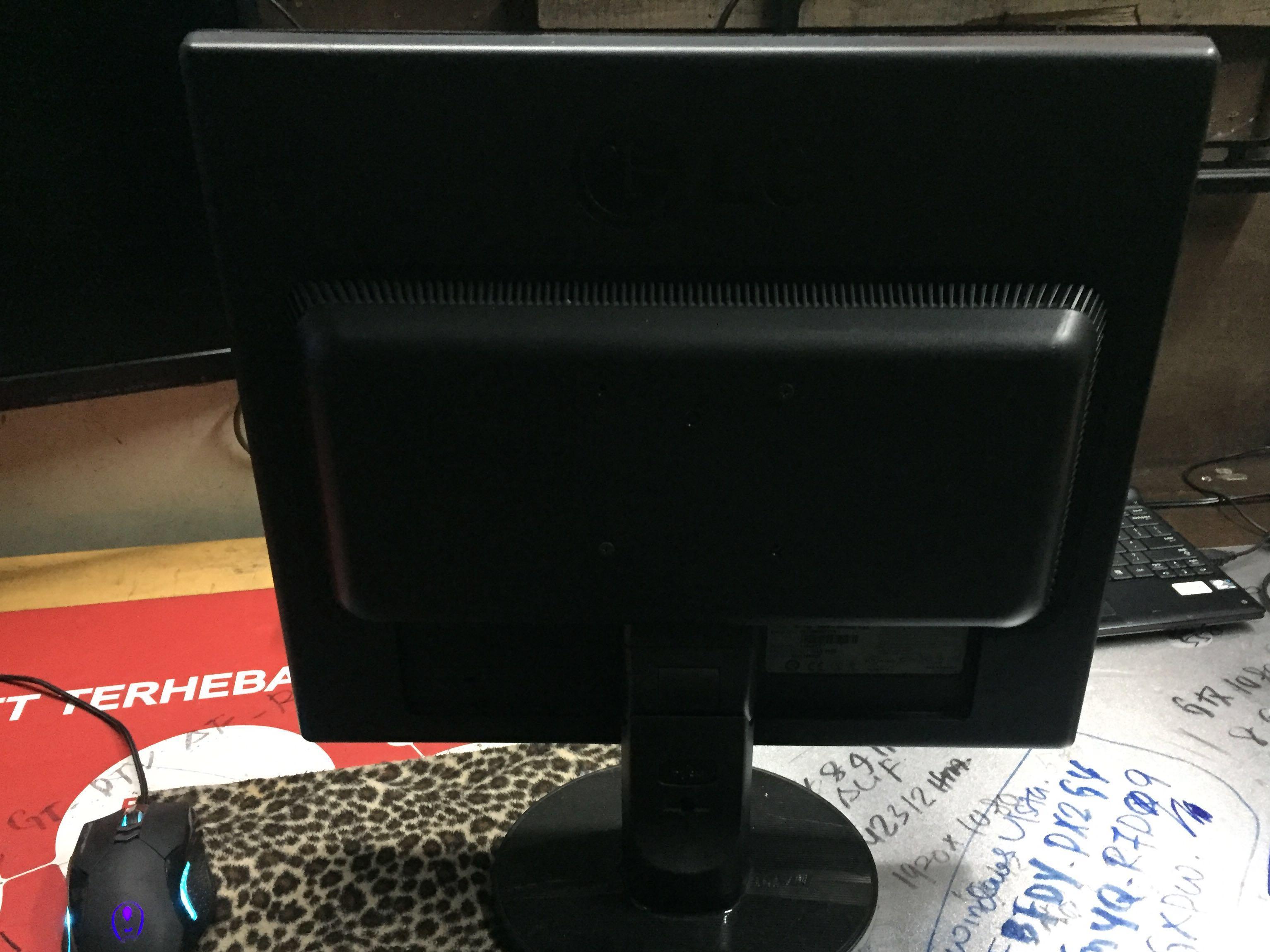LG monitor 19 inch, Computers & Tech, Desktops on Carousell