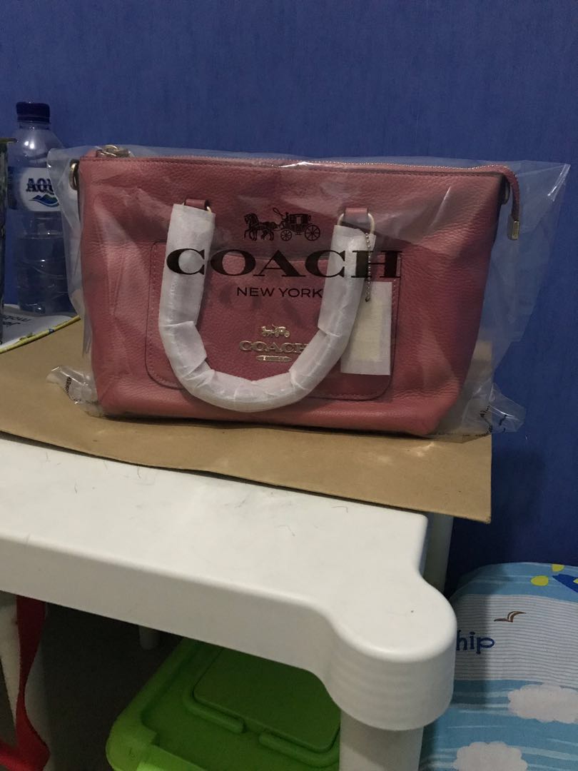 coach emma small, Fesyen Wanita, Tas & Dompet di Carousell