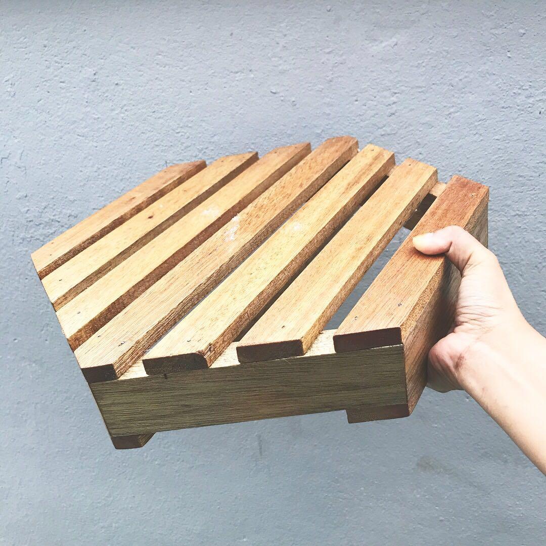 Sewa tapak hantaran pallet, Hobbies & Toys, Stationery & Craft ...