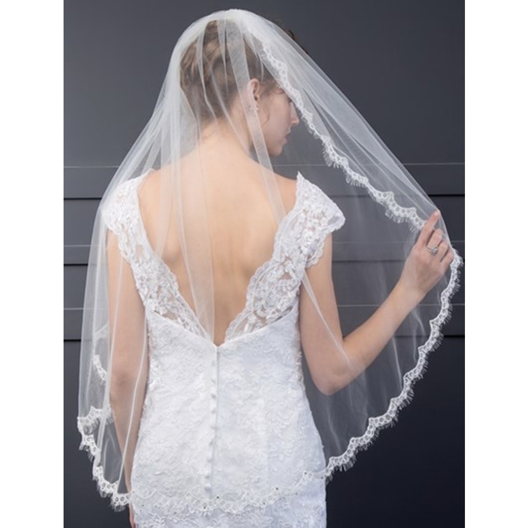 1 Tier White Lace Edge Wedding Veil - with comb, Women's Fashion ...