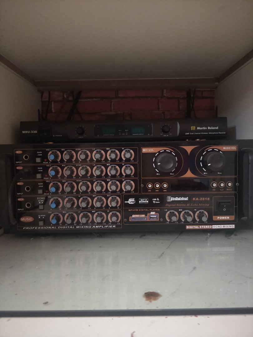 Martin roland amplifier, Hobbies & Toys, Music & Media, Musical ...