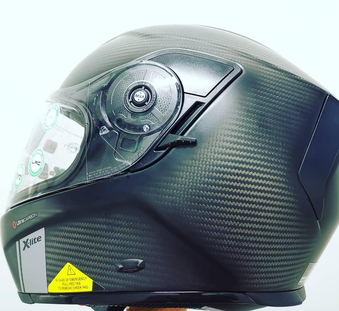 Xlite X903 Carbon, Motorcycles, Motorcycle Apparel on Carousell