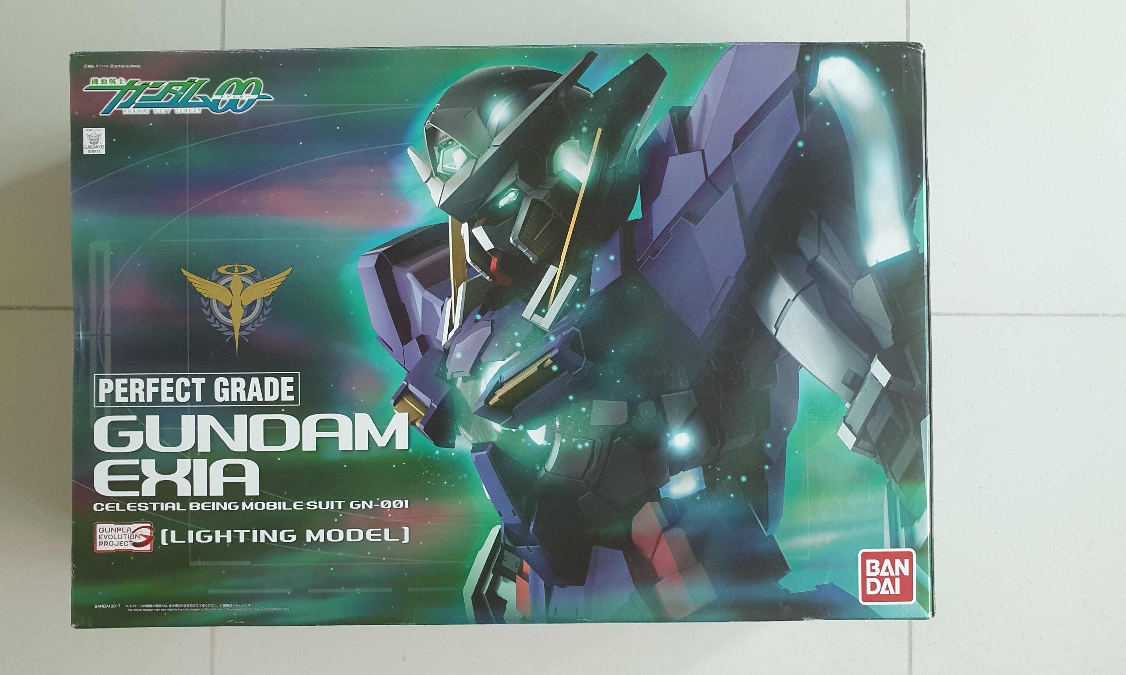 Gundam Exia (Lighting Model) Perfect Grade Celestial Being Mobile Suit ...